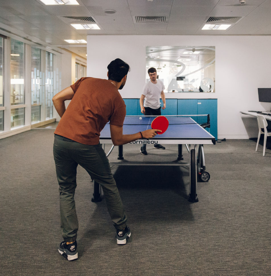 Culture & Values | Global Teams Collaborating and Working Together - Mako