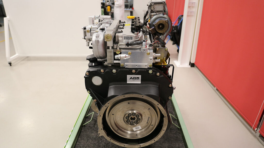 HYDROGEN ENGINES AVAILABLE FROM JCB FOR 2022