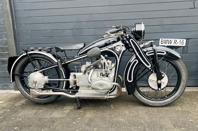 BMW R16