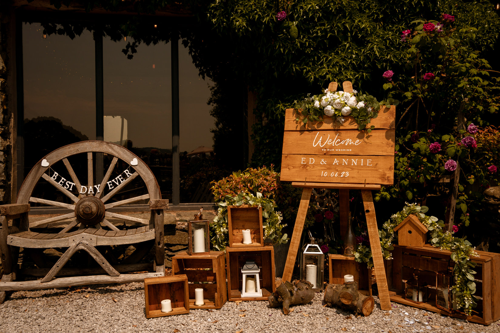 Paddock Barn Wedding Photography by Phil Salisbury