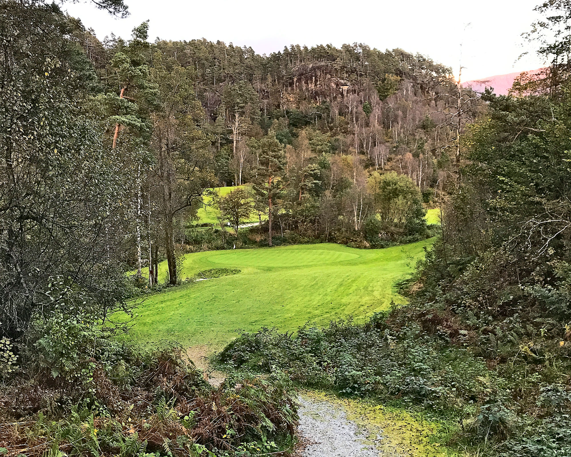 Sauda Golfklubb | Velkommen til Sauda golfbane, lengst inn i Ryfylkefjorden.