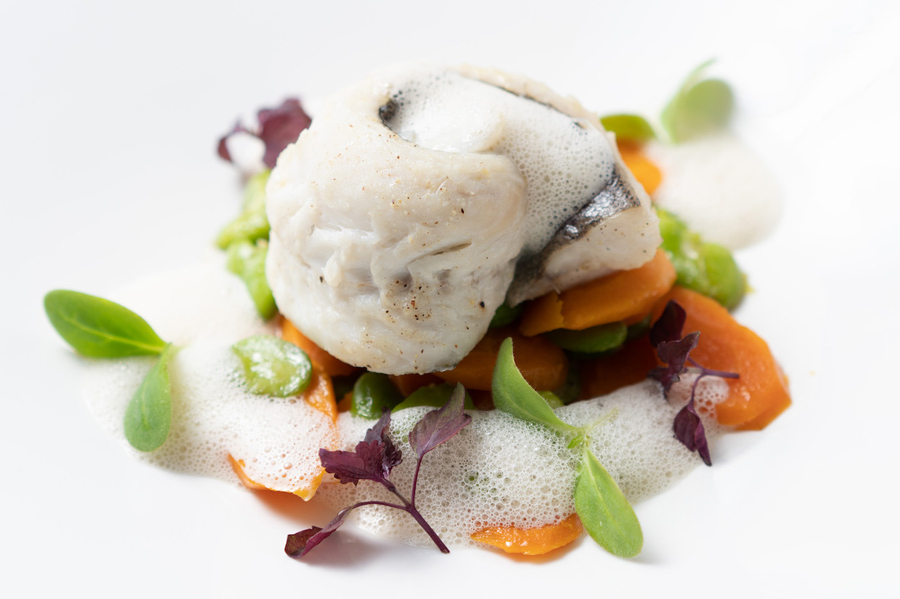 Les recettes du Guide Sésame : Merlu rôti au four, fricassée de fèves ...