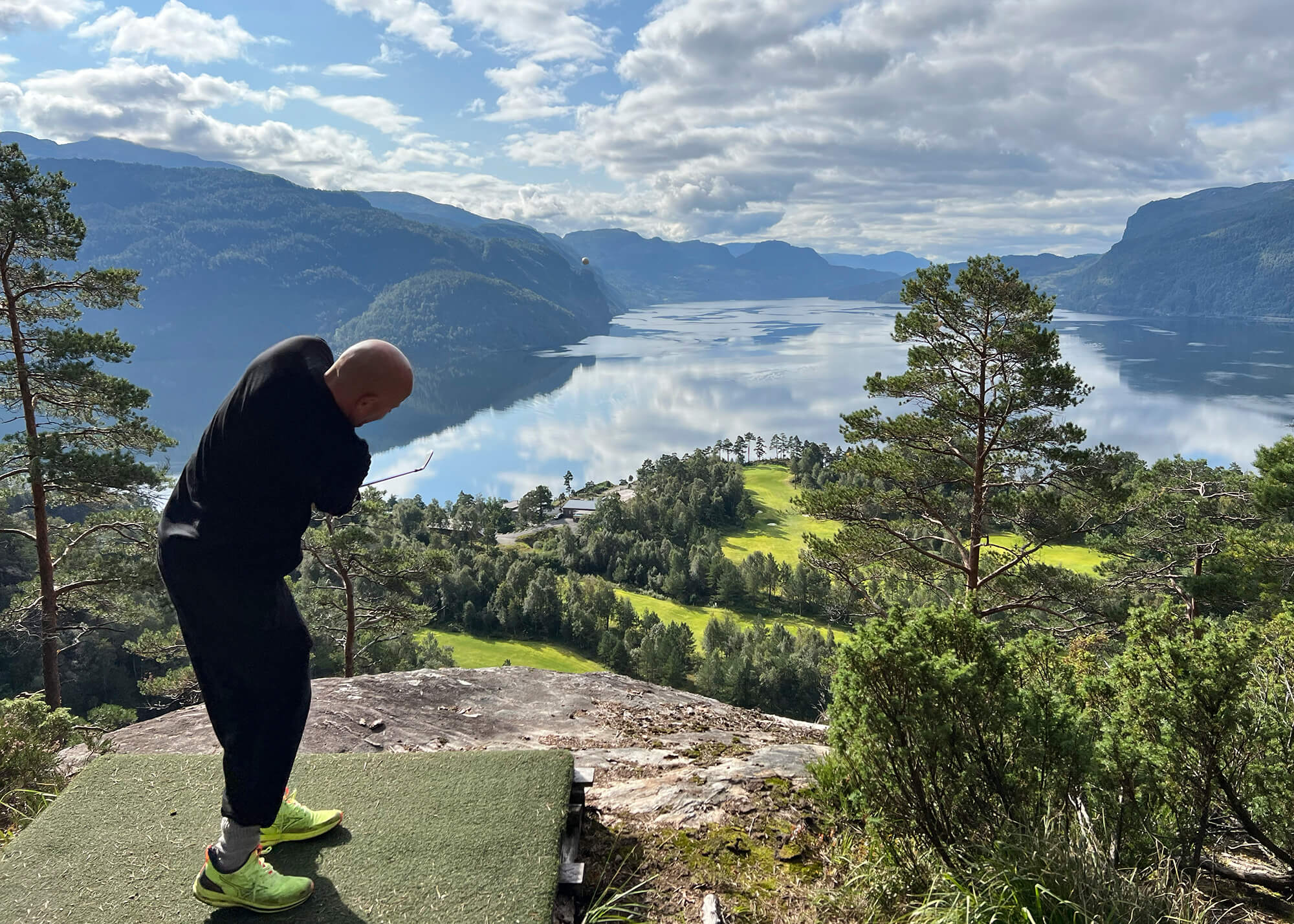 Sauda Golfklubb | Velkommen til Sauda golfbane, lengst inn i Ryfylkefjorden.