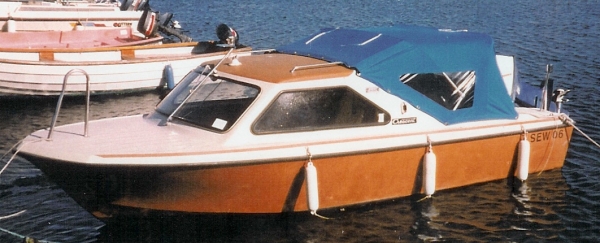 Crescent 495 HT - Henricssons Båtkapell