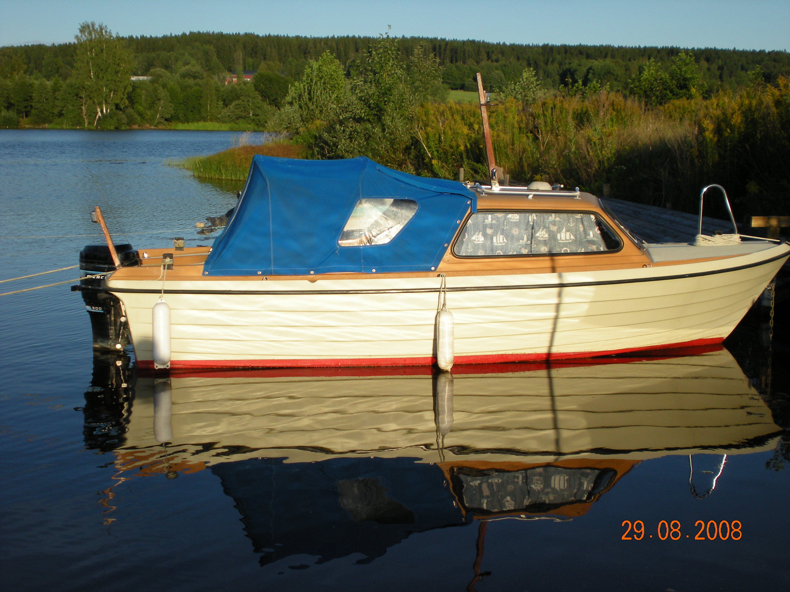 Crescent 535HT/555HT - Henricssons Båtkapell