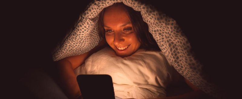 Should You Avoid Screens Before Bed? A Sleep Doctor’s Take