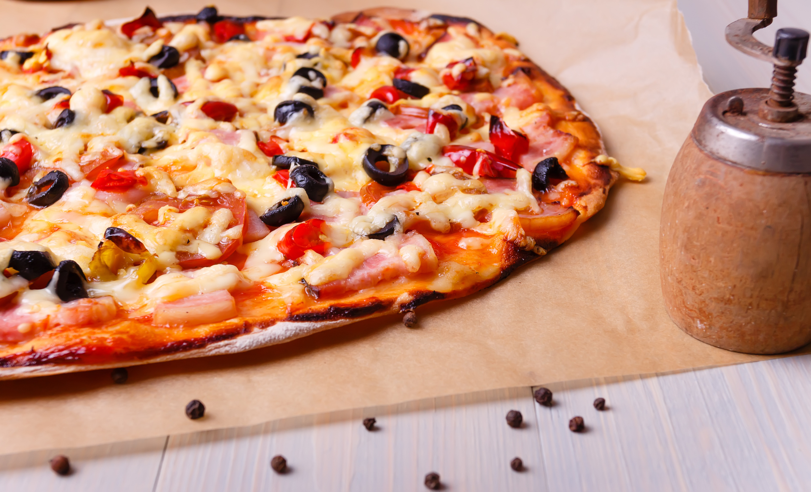Super Quick Thin and Crispy Ham Pizza Recipe