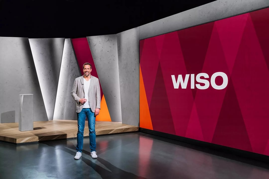 The new studio set design for the ZDF format WISO ensures greater ...