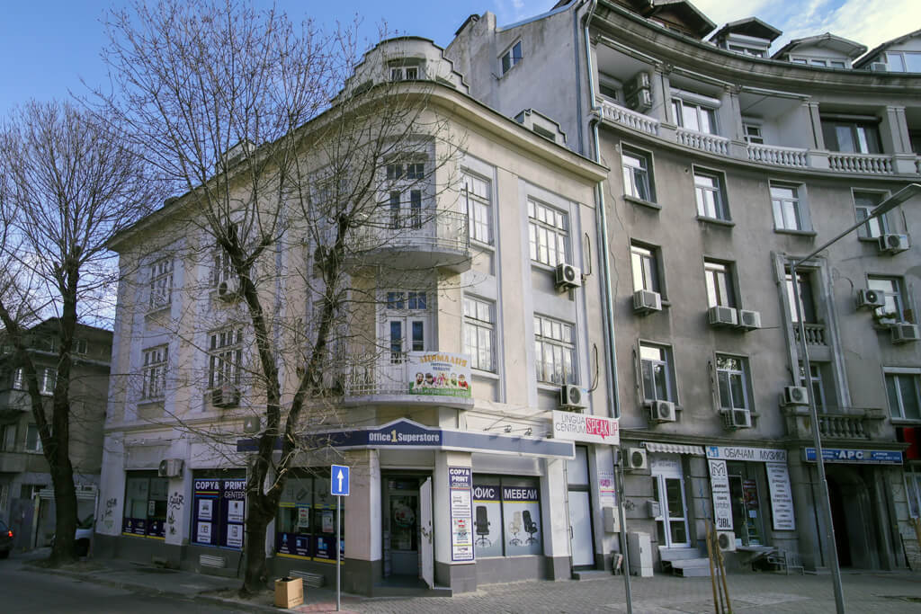 Жилищна сграда, Варна, пл. "Екзарх Йосиф" №5