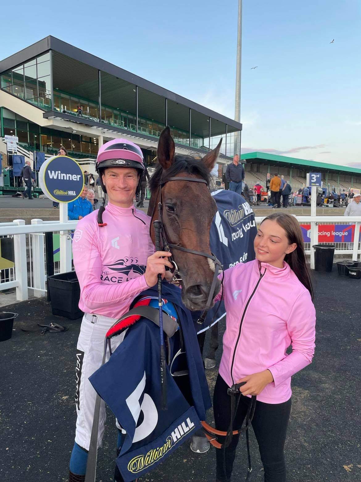 William Knight Racing | Pretty In Pink