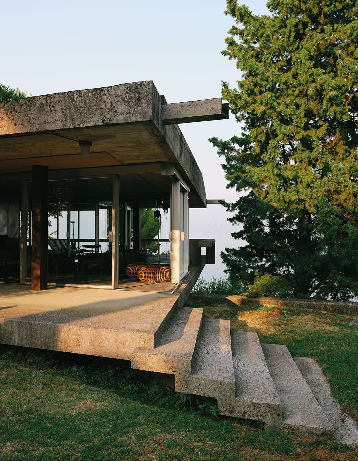 GOOD FORM — Inspired design from Vittoriano Vigano