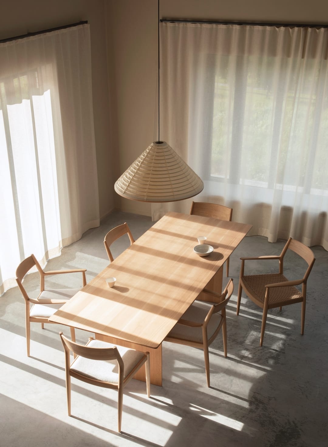 Karimoku Case N-DT01 Dining Table – GOOD FORM