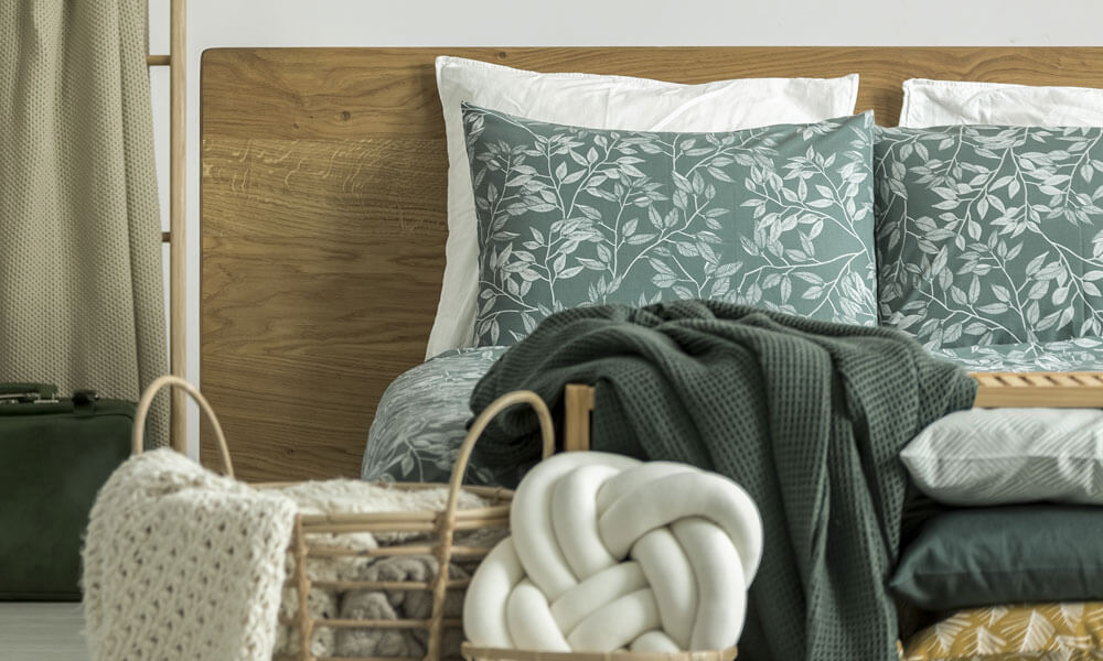 11 Easy Ways to Embrace the Cottagecore Aesthetic [with Pro Tips]