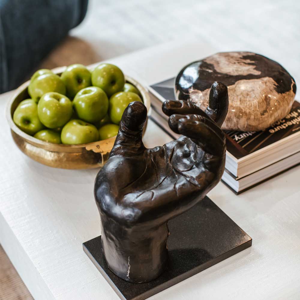 20 Designer Ideas to Decorate a Coffee Table