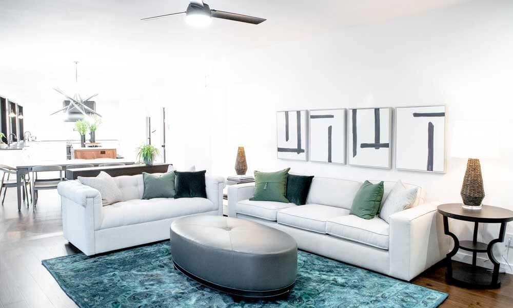 How to Arrange Pictures on a Wall, According to Experts