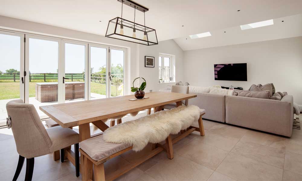 How Much Space Should There be Between Chairs at the Dining Table?
