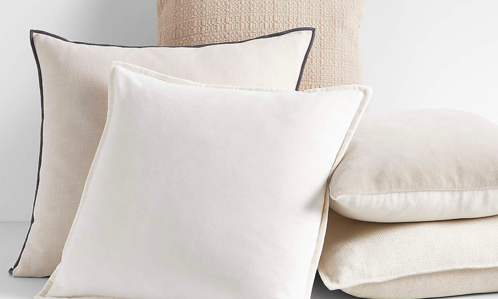The 31 Best Throw Pillows of 2024 (Picked by Pros)