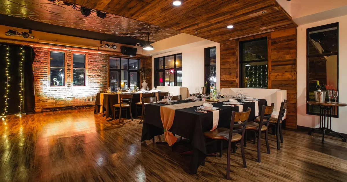 A unique event venue in Montreal - Up to 140 guests - MC Hall
