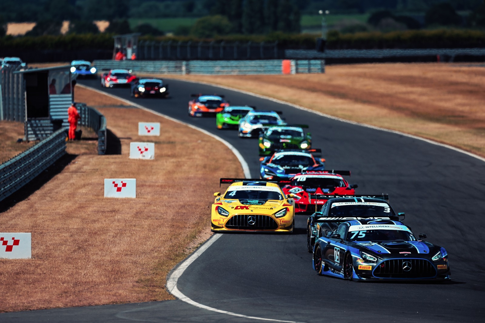 Impressive pace secures double podium for 2 Seas Motorsport at Snetterton