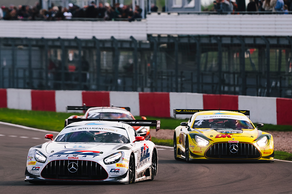 2 Seas Motorsport signs off 2023 British GT season