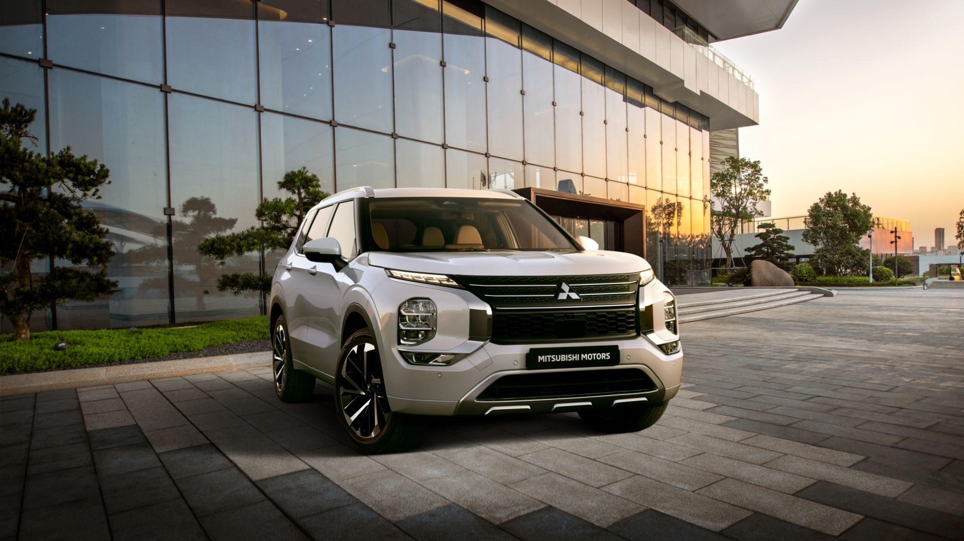 TopGear South Africa | Mitsubishi Outlander Arrives: A Sharp Contender ...