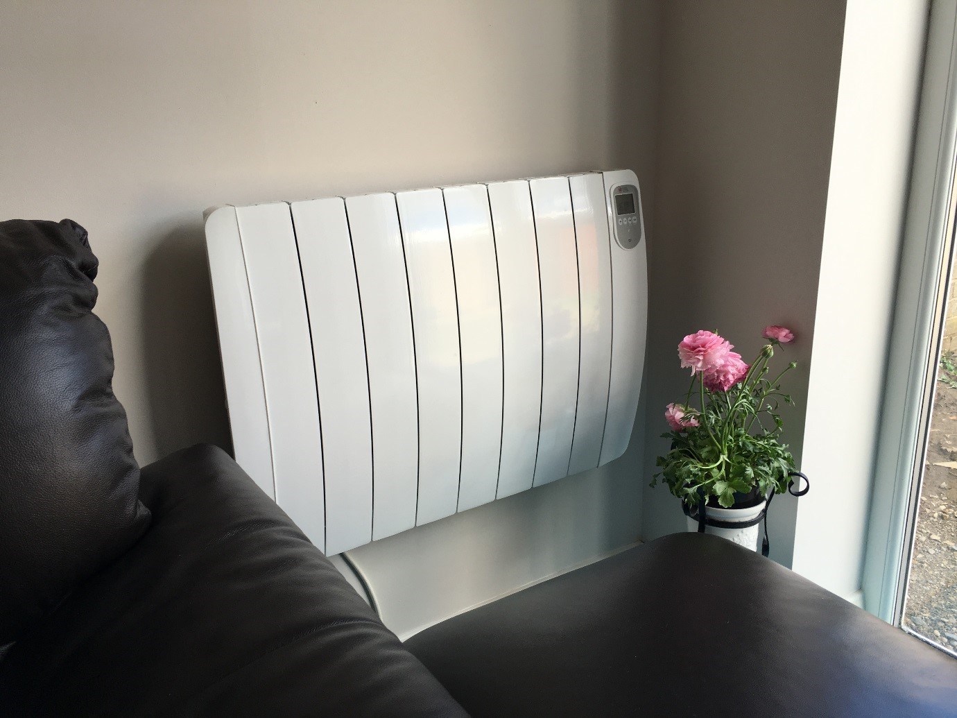 ᐉ How to Repair a Wall-Mounted Electric Heater? — Prime Air Solutions
