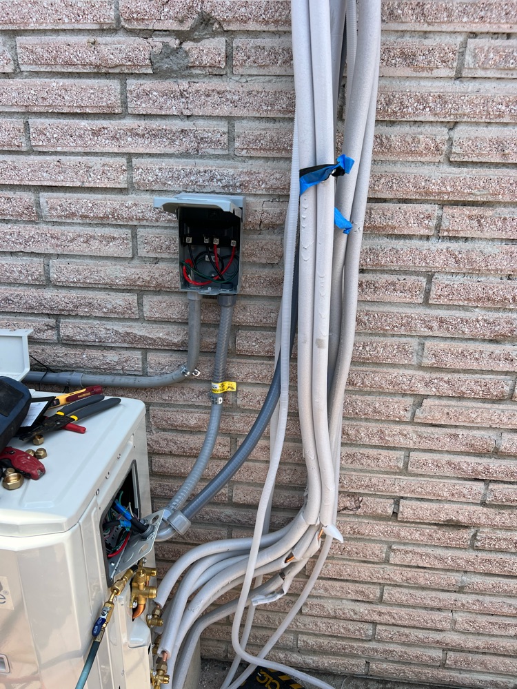 ᐉ A Senville 28000 BTU Tri-Zone Mini Split Air Conditioner Installation ...