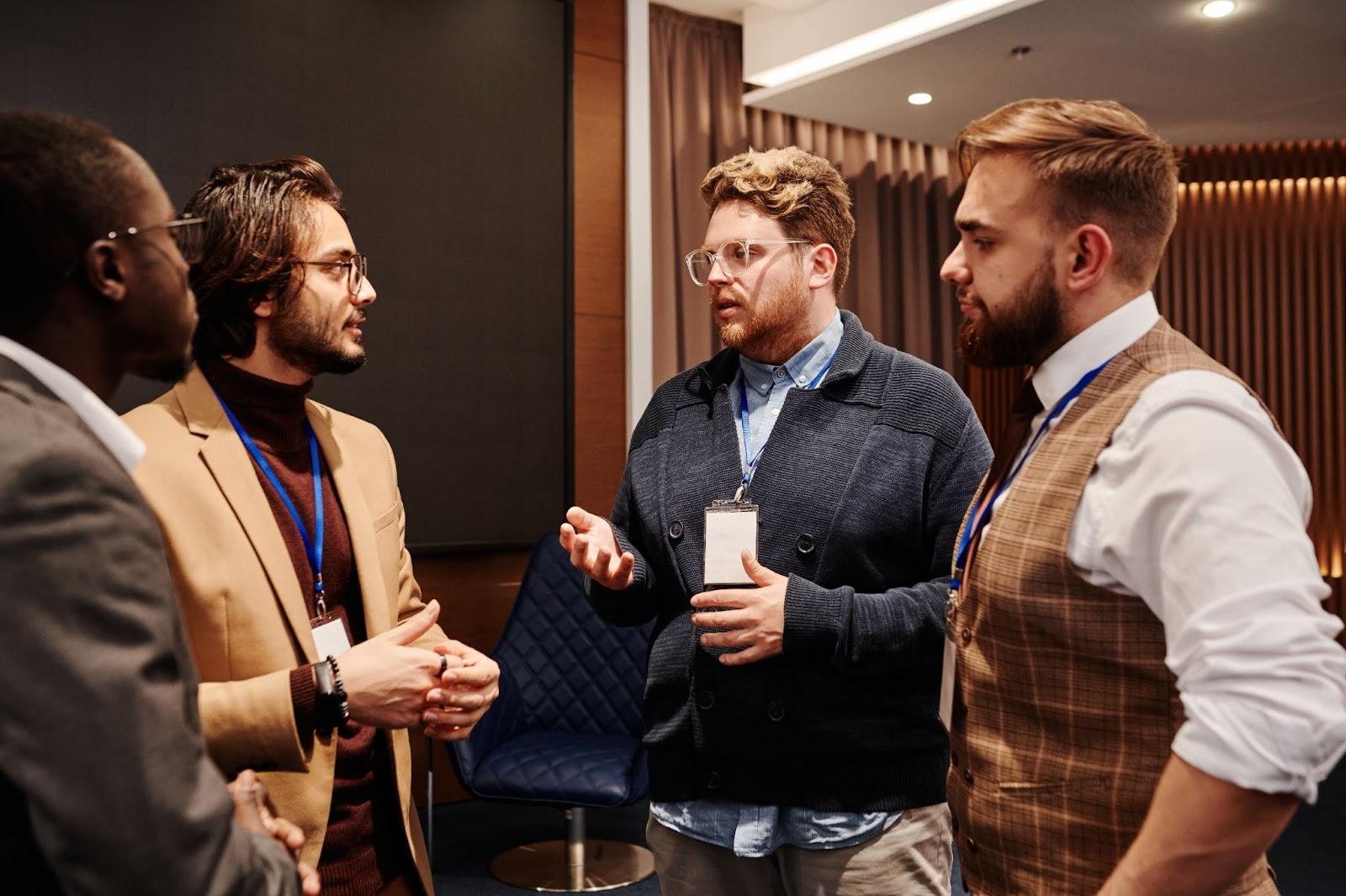 3 Elevator Pitch About Yourself Examples for Business Owners