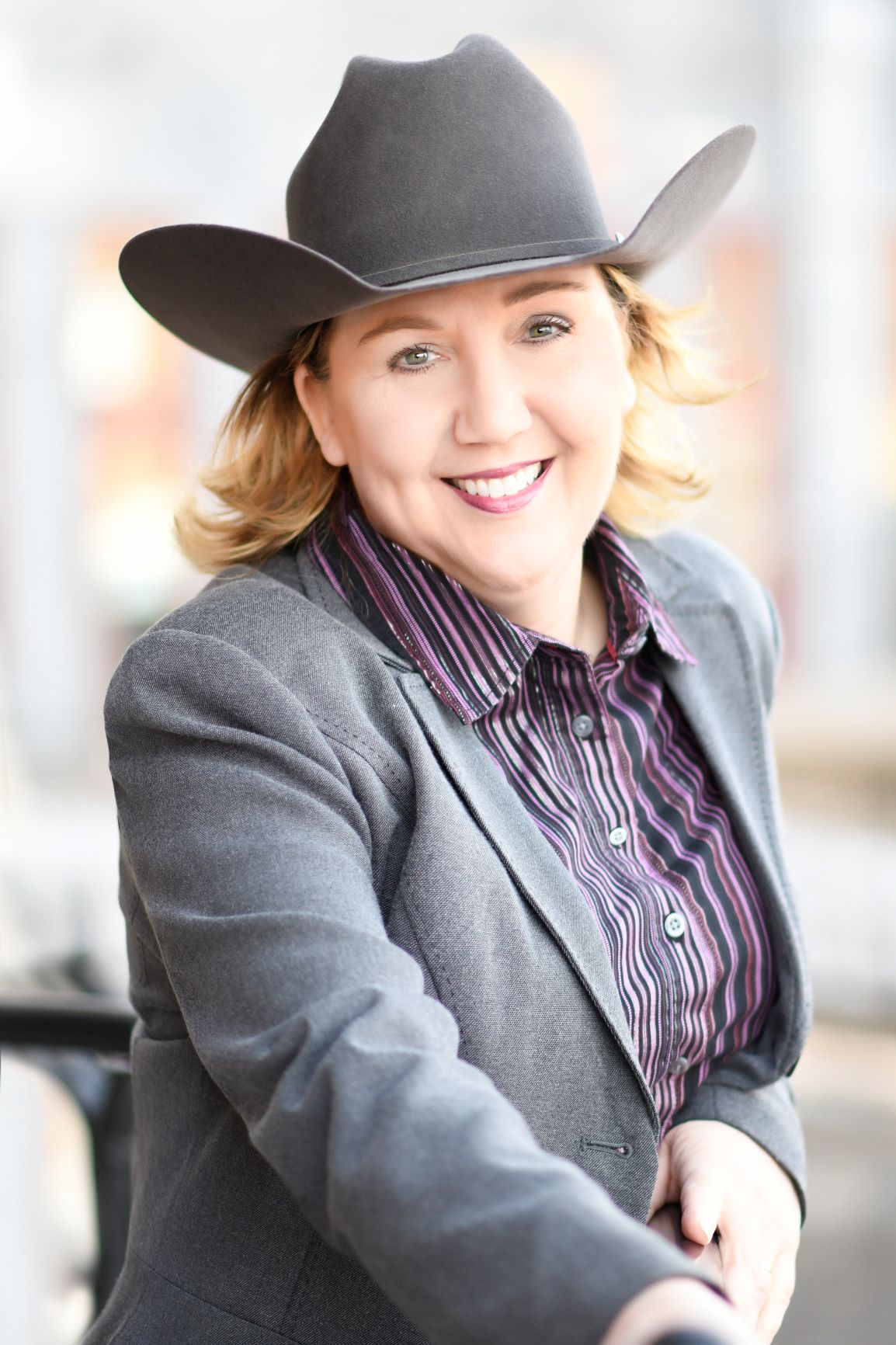 Sherrie Nichols: POA Judge | Pony of the Americas Club, Inc.