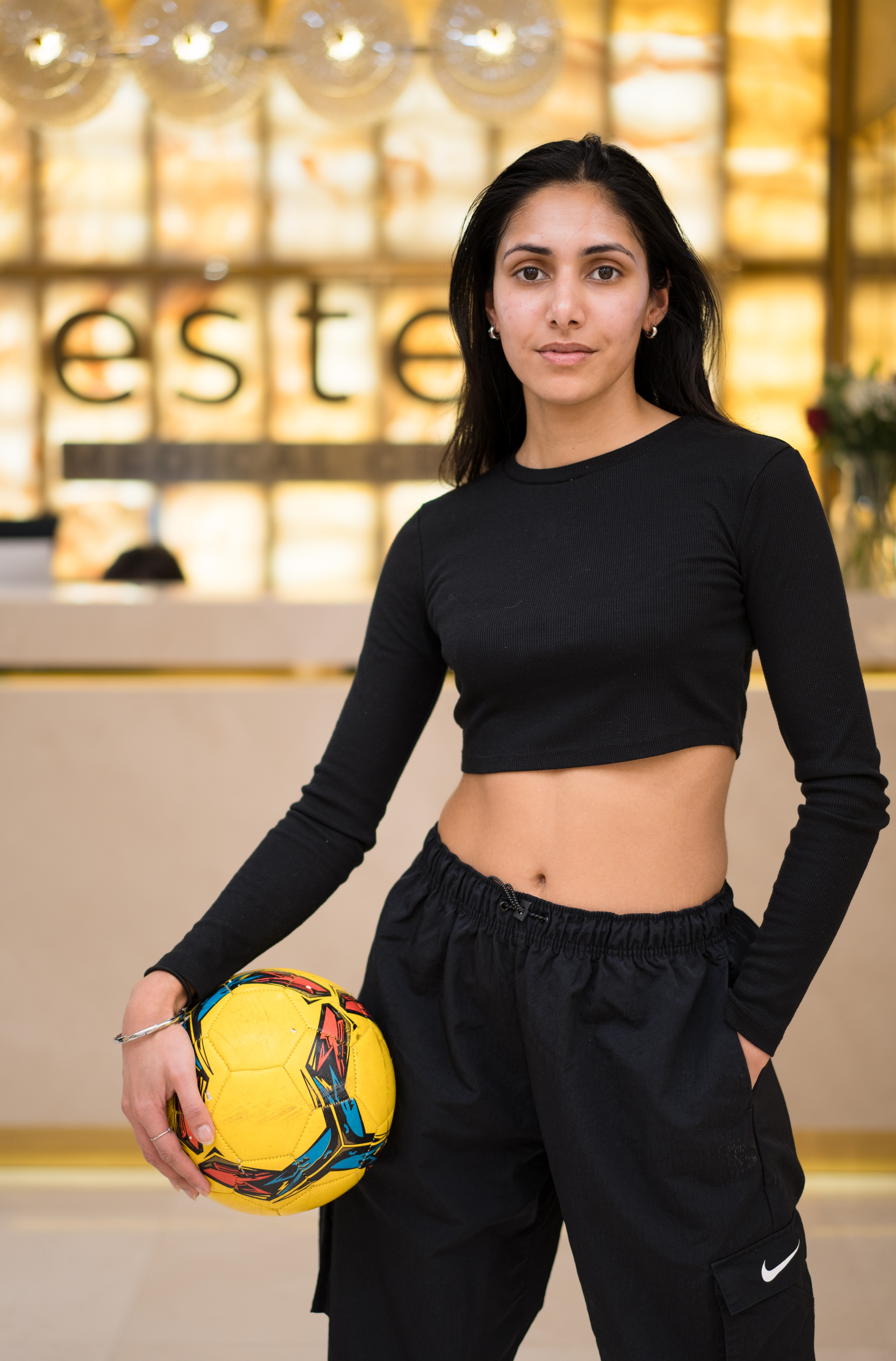 Game Face On: Freestyle Footballer Kaljit Atwal Visits Este for A ...
