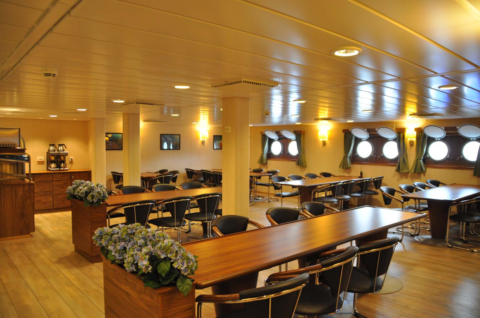 Stril Server | Simon Møkster Shipping