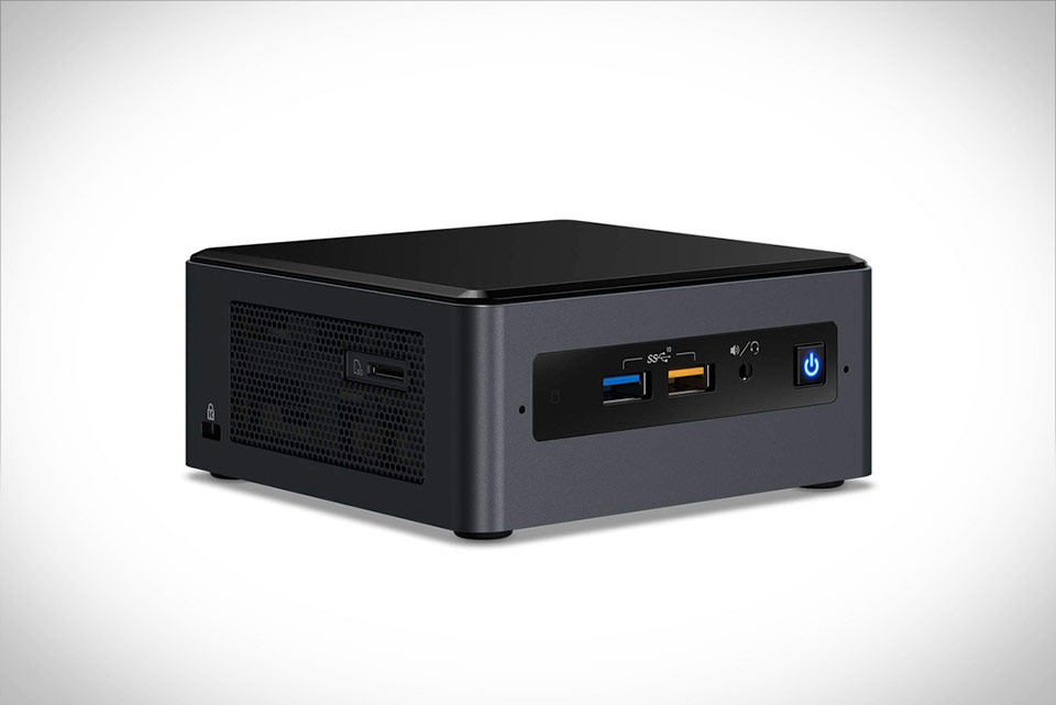 Intel NUC 8 Core i7