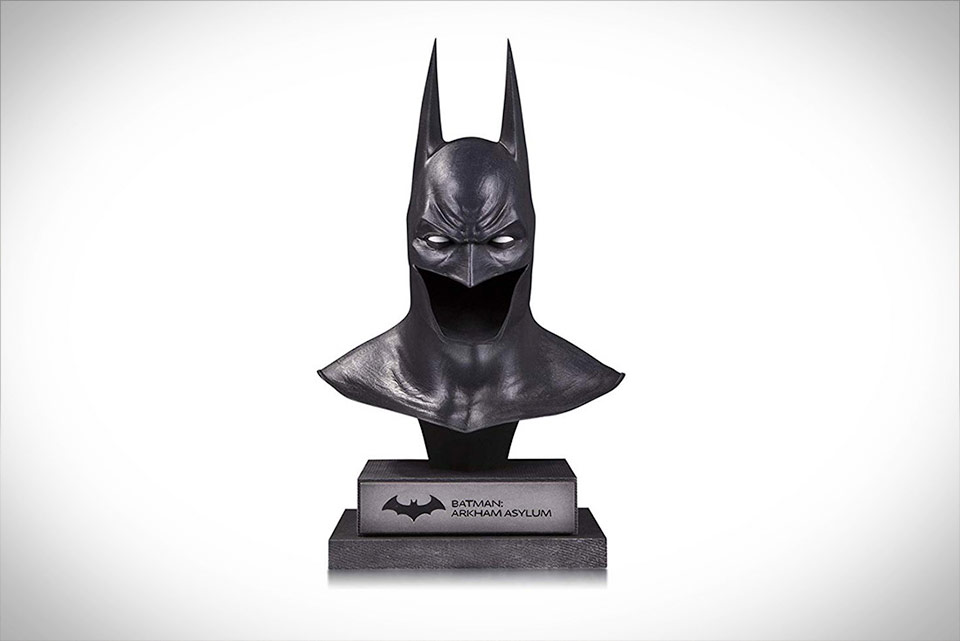 Arkham Asylum Batman Statue