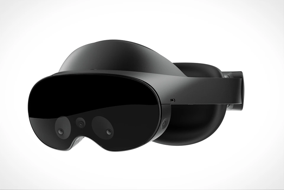 Meta Quest Pro VR Headset