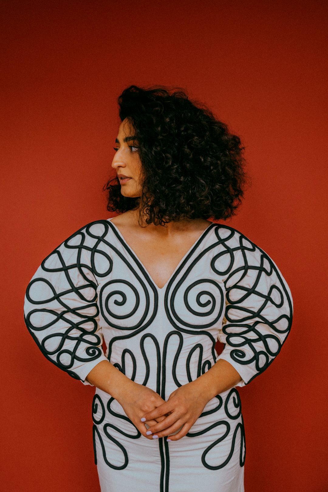 Astghik Martyrosyan’s “Distance”: Immigrant Songwriter Tells her Story ...