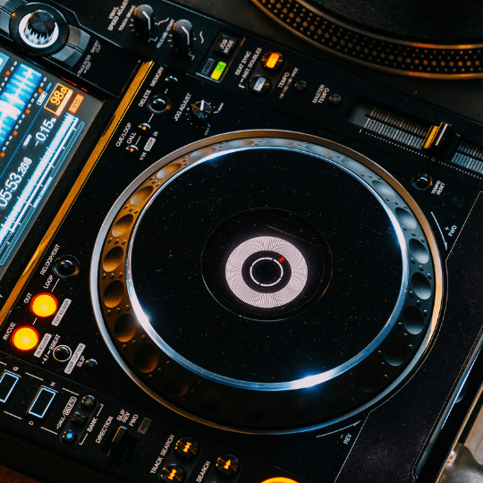 Choosing the Right DJ Equipment for Beginners