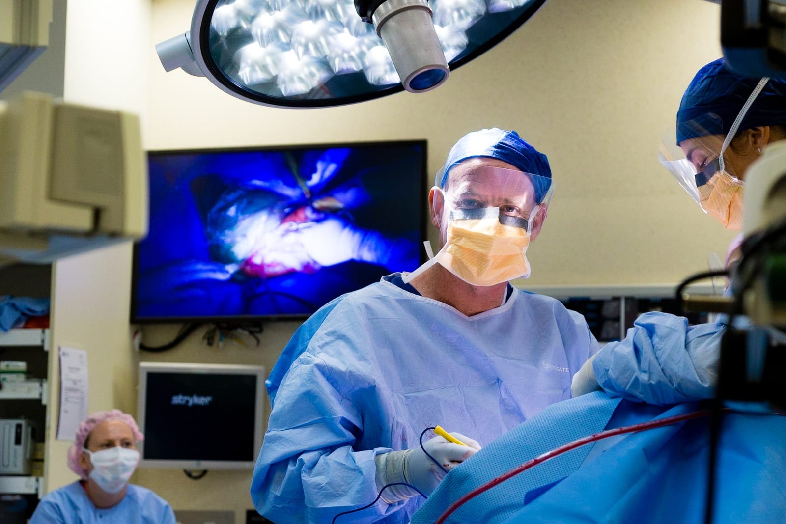 About Dr Kenneth Cutbush - Shoulder Clinic