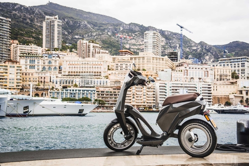 Ujet Scooter Founders Edition