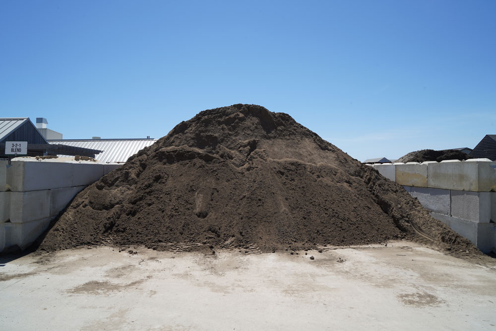 Organic Lawn Soil - Toscana Corporation