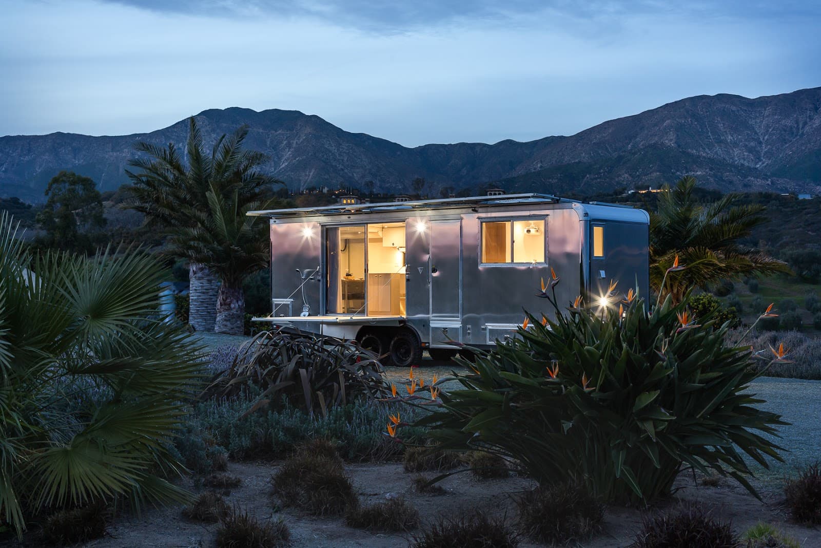 The 8 Best Tips for Buying Luxury Travel Trailers | Living Vehicle