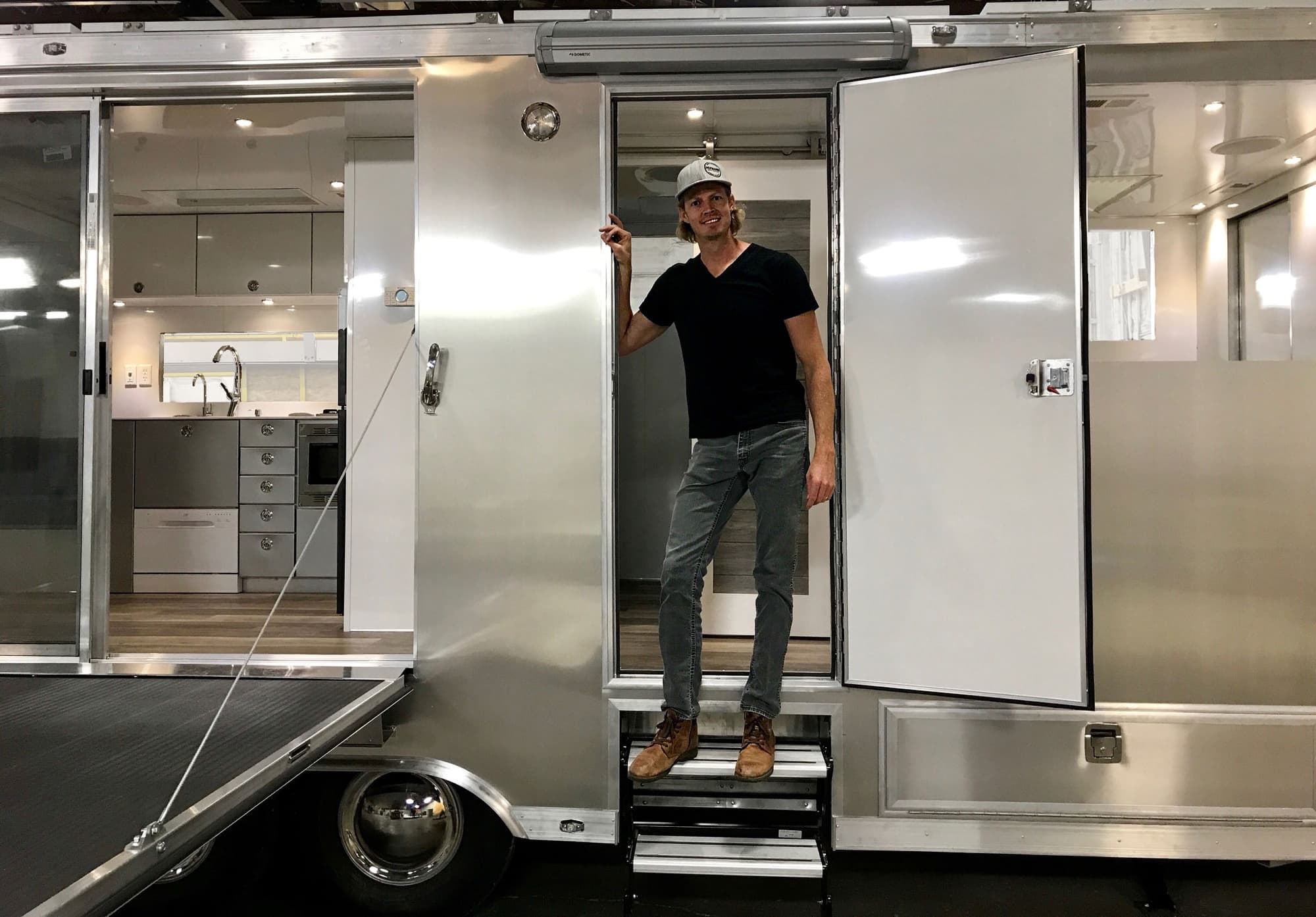 A Home on Wheels | Living Vehicle