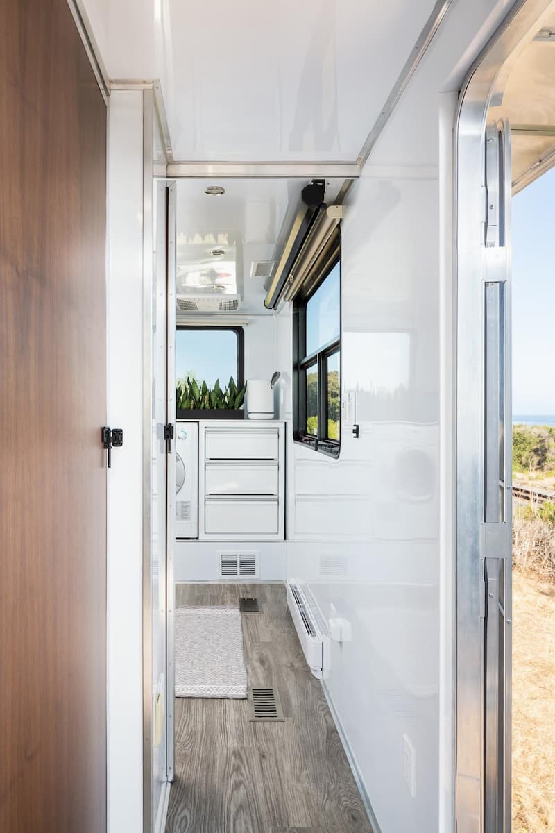 Travel Trailer Patio, Windows & the Connection Outdoors