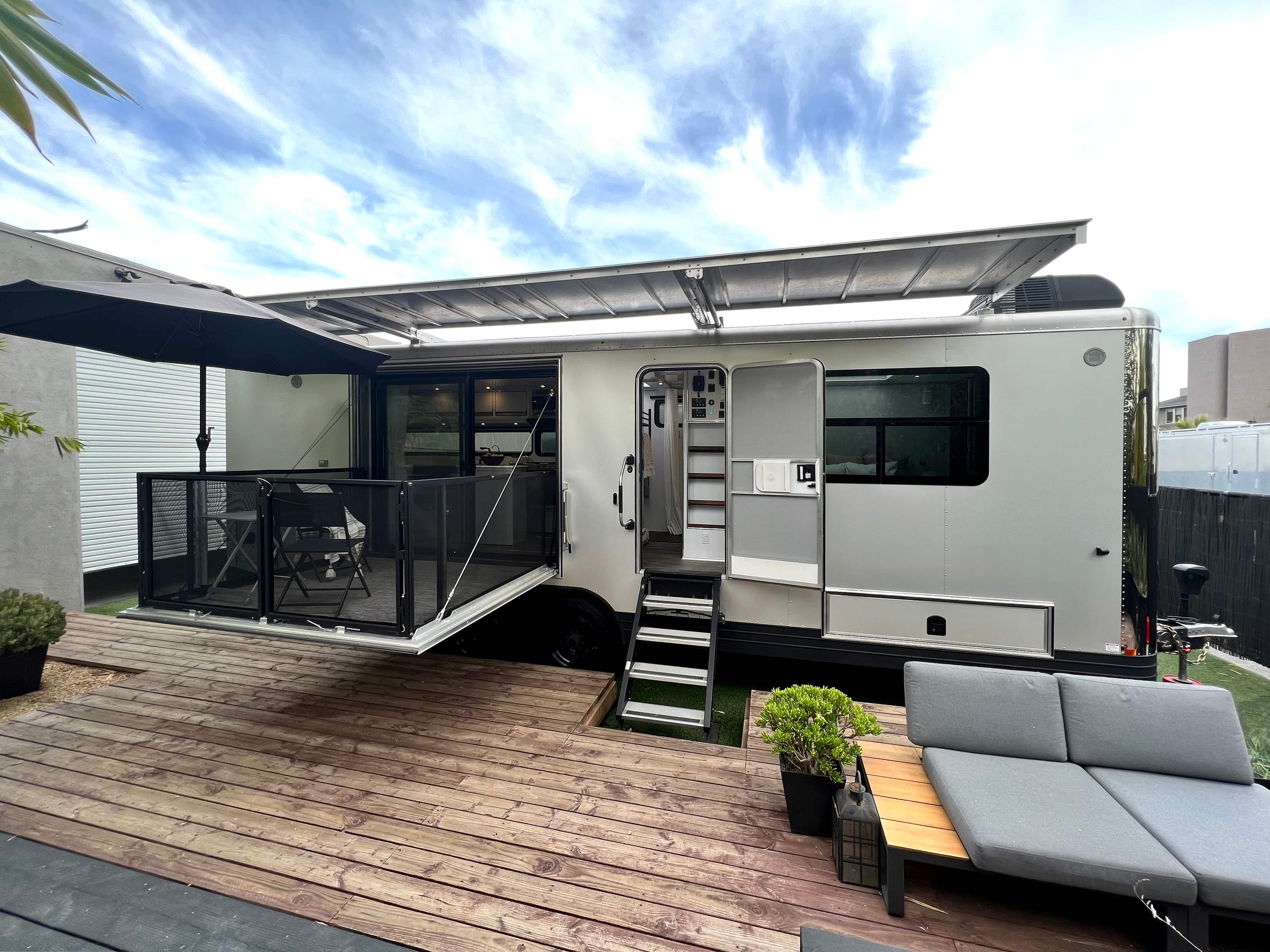 Living Vehicle 2021 PRO