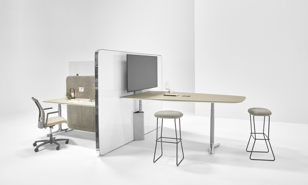 Gateway™ Height Adjustable Media Wall