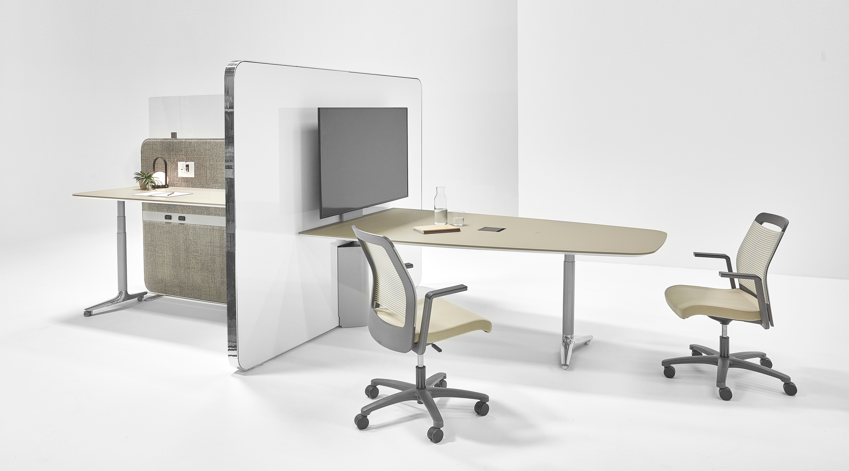Gateway™ Height Adjustable Media Wall Table