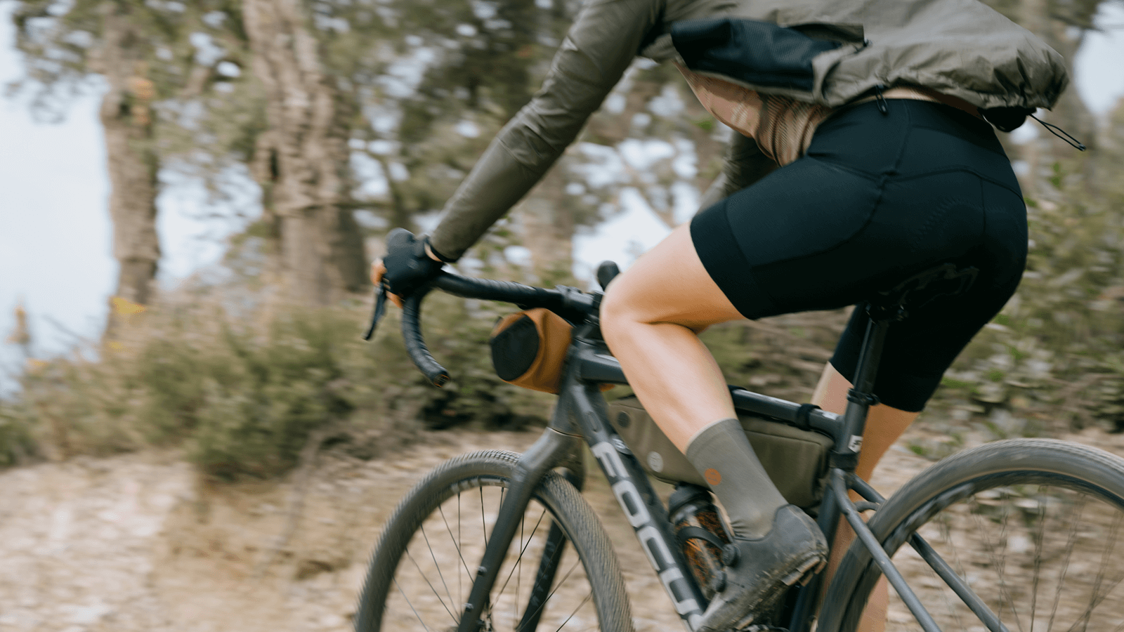 Gravel fietskleding voor dames: de juiste fietskleding voor op de ...