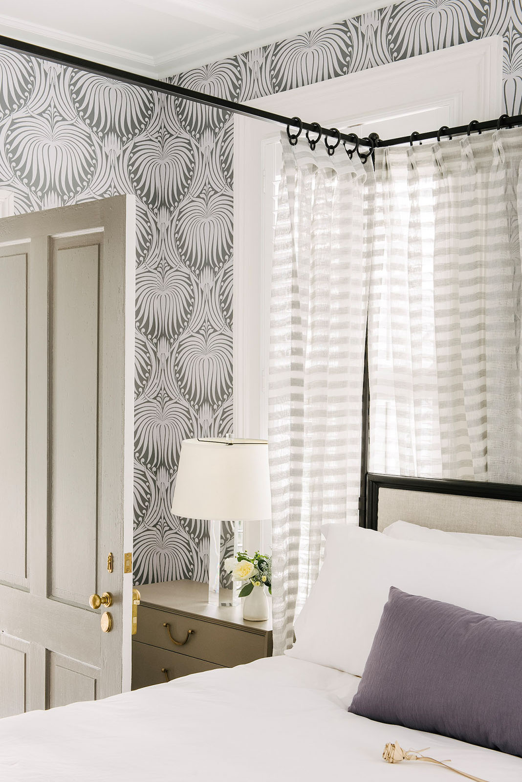 Piazza King | Luxury Hotel Accommodations Charleston SC | 86 Cannon