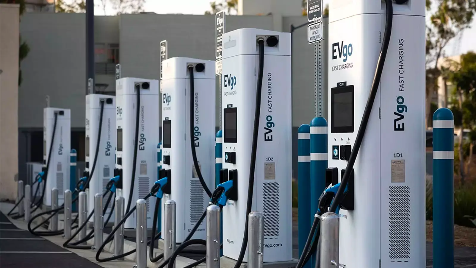 Hertz and EVgo Partner to Offer EV Rentals Discounted Charging | GreenCars