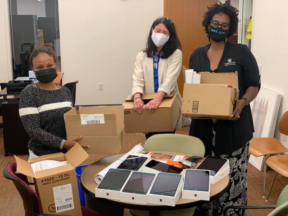 One City Schools » Volunteer