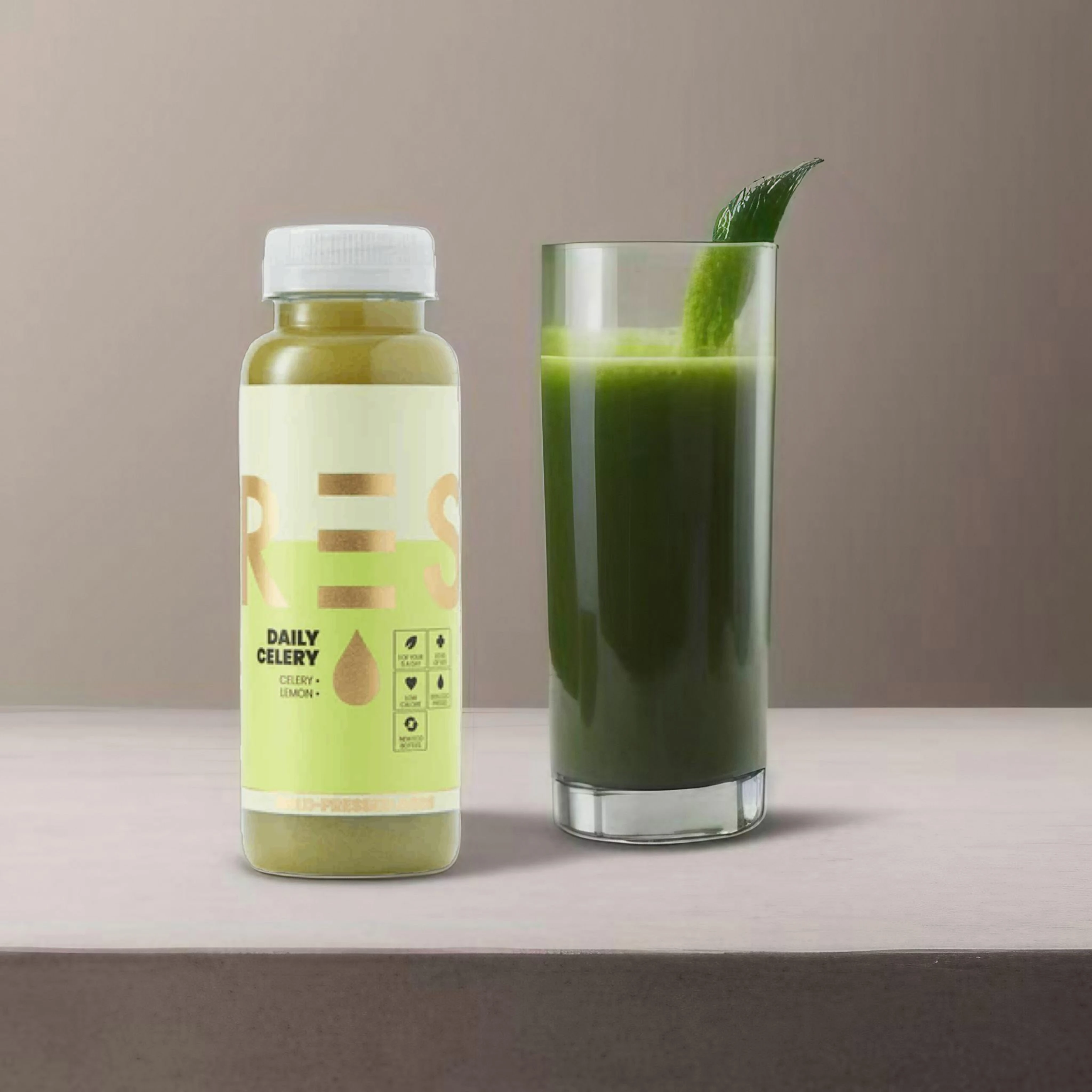 Product photography with AI - Free Green juice photo background prompt ...